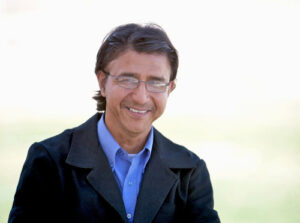 George Reyes - Ecuadorian Literature